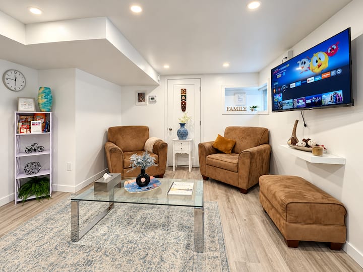 Silverado Suite: Modern Quiet 2br Queen's Downtown - Kingston