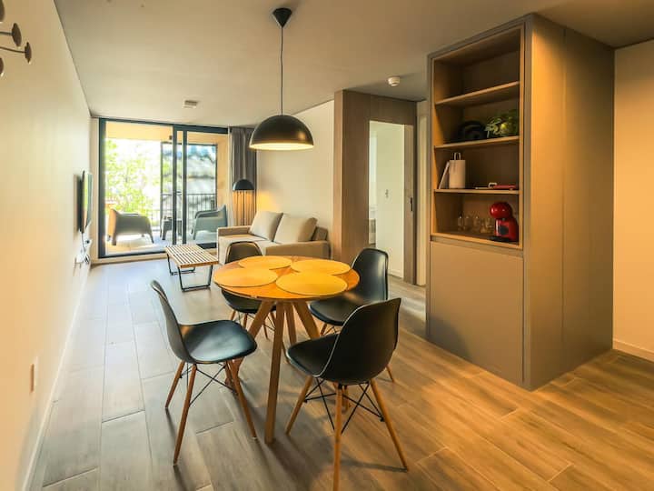 Ubicación Prime: Servicios. Apartamento De Diseño. - Montevideo
