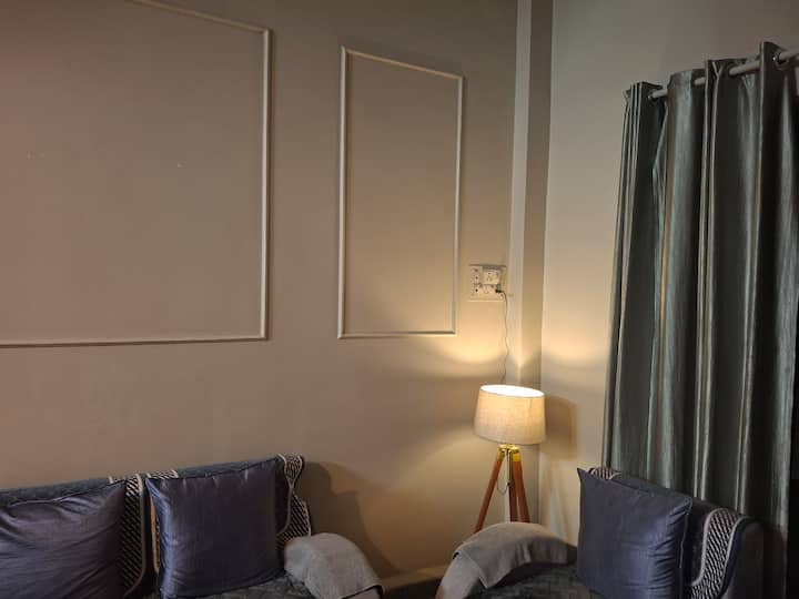 Ramraj | Family Stay With Garden View Near Mahakal - Madhya Pradesh