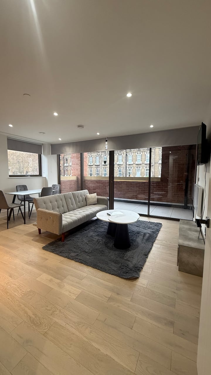 Stylish Two-bedrooms Apartment - Greenwich
