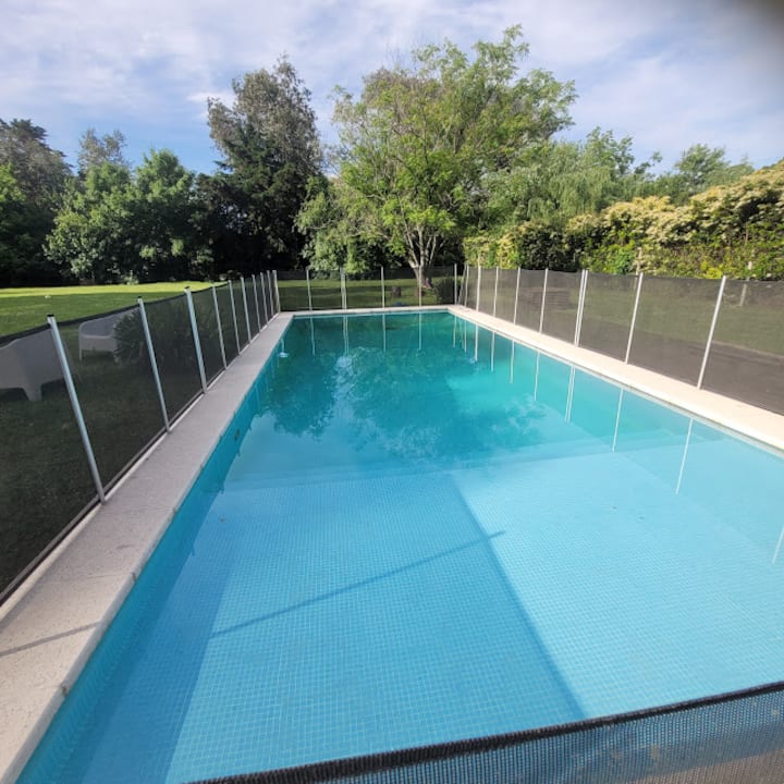 Casa Con Parque De 2500mts2 Rodeado De Verde - Campana