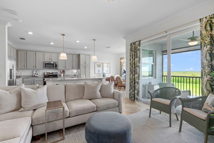 Modern Heritage Landing Resort Condo  Pool & Golf - Burnt Store Marina