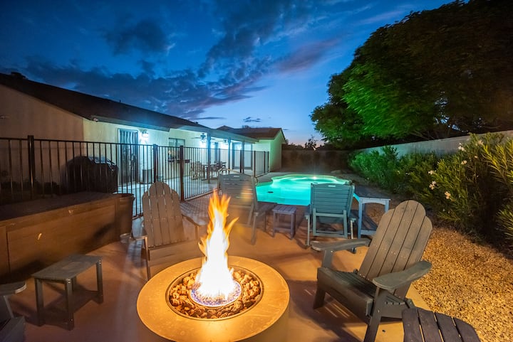 5 Star Luxury W/ Private Pool & Cozy Firepit - Yuma, AZ