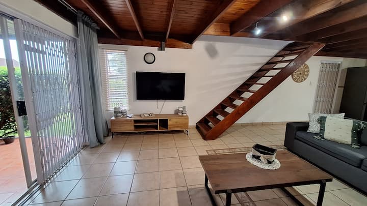 Secure House In Complex Near Or. Thambo Airport. - Kempton Park