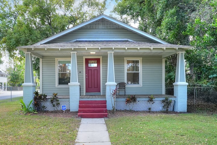 Stylish Lakeland Bungalow 3 Bedroom Near Downtown - Lakeland, FL