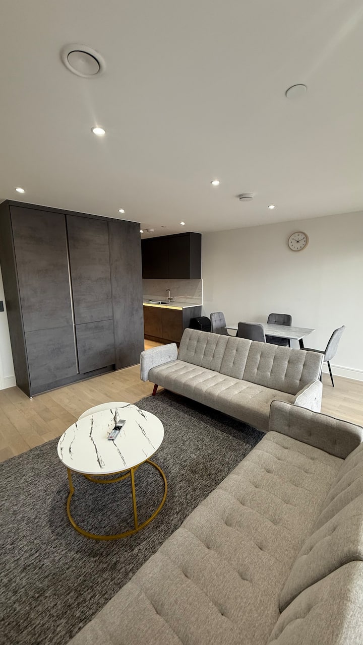 Stunning Three- Bedrooms Apartment - グリニッジ