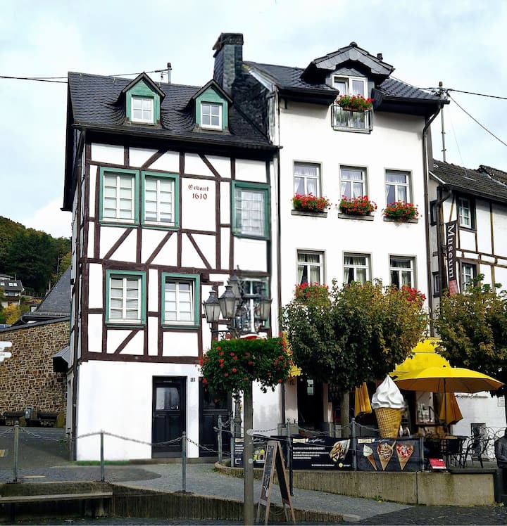 Nringrooms Am Markt, 2 Schlafzimmern, 2 Badezimmer - Adenau