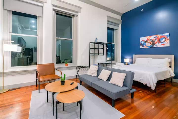 Near Hospitals & Dt | Nice+parking+w/d+yum Center - KFC Yum! Center