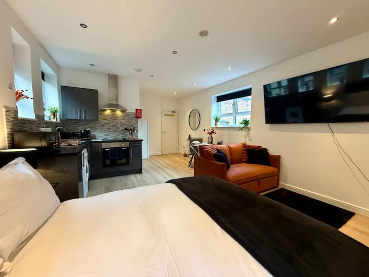 Brand New October 2025 Modern Studio, Sleeps 3 Bd1 - Bradford, United Kingdom
