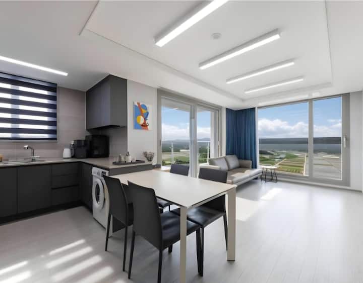 아파트형 럭셔리 숙소
친구/가족 힐링여행에 최적
경포바다&대관령 와이드뷰
(3룸6인실) - 江陵市