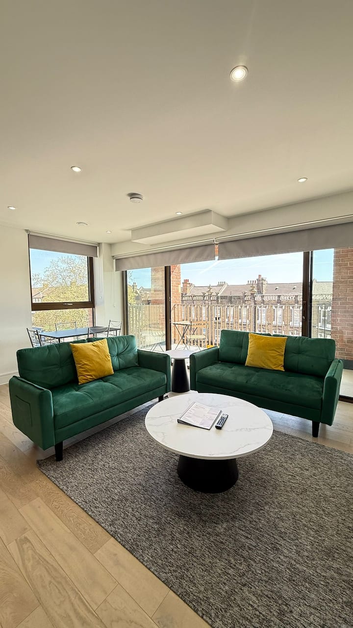 Stylish Two-bedrooms Apartment - Barking