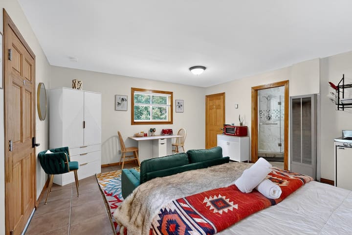Entire Cabin: 2 Suites, Pecos River, Wi-fi, Yard - Pecos Canyon State Park, Tererro