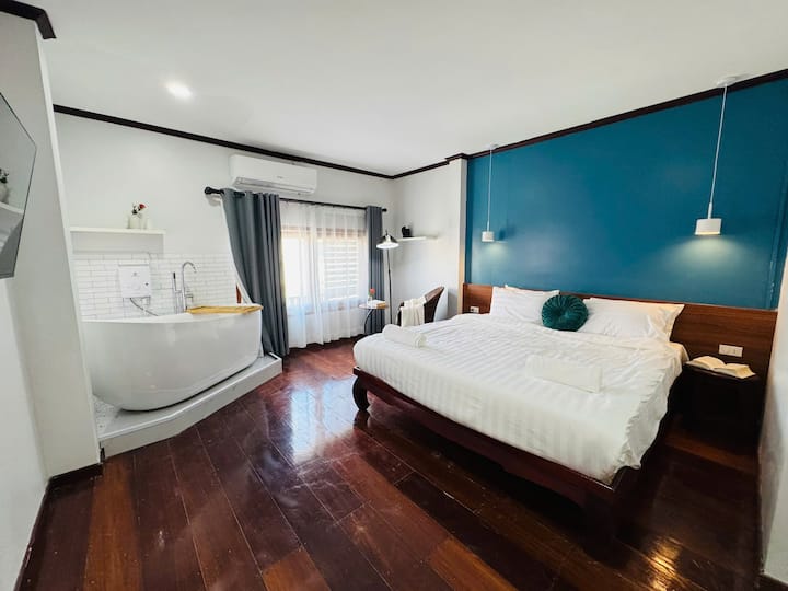 Cozy Apt | Pagoda View | Bathtub | Night Market - Vientiane