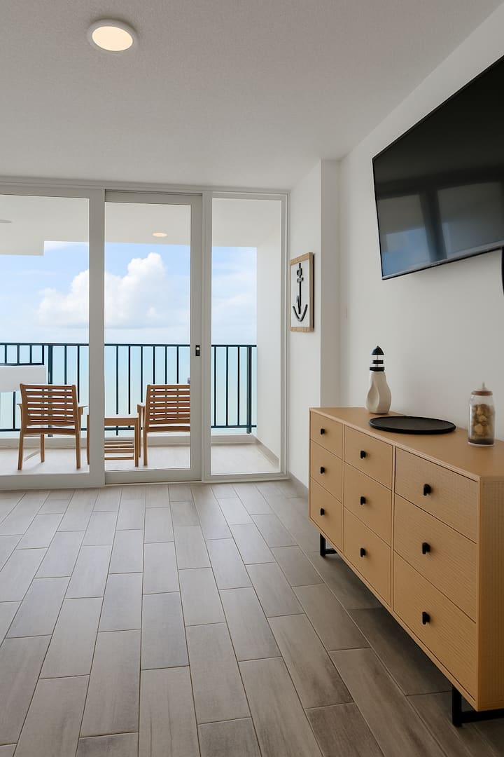 Top Floor Beachfront Studio • Steps To Sand - Porto Rico