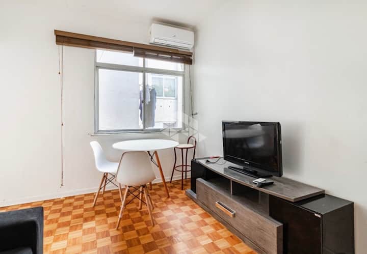 Apartamento 2 Dorm Com Localização Privilegiada - Porto Alegre