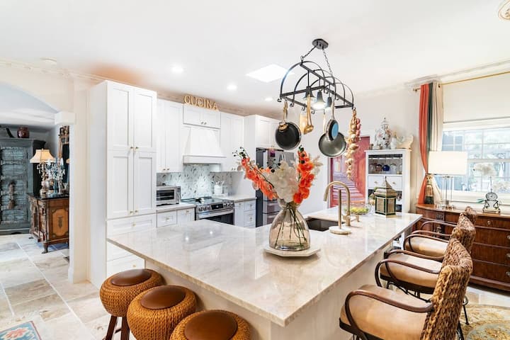 619) Large 2 Bedrooms | Pool | Near Beach - 네이플스