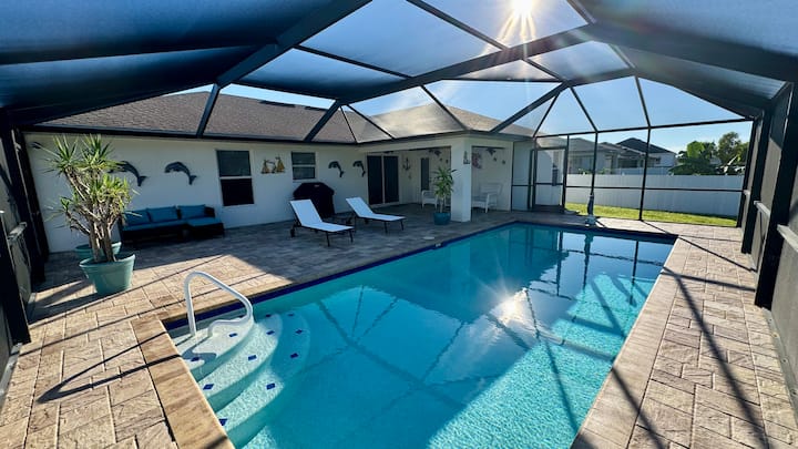 Modern Centrally Located 4br House W/ Heated Pool - Cape Coral, FL