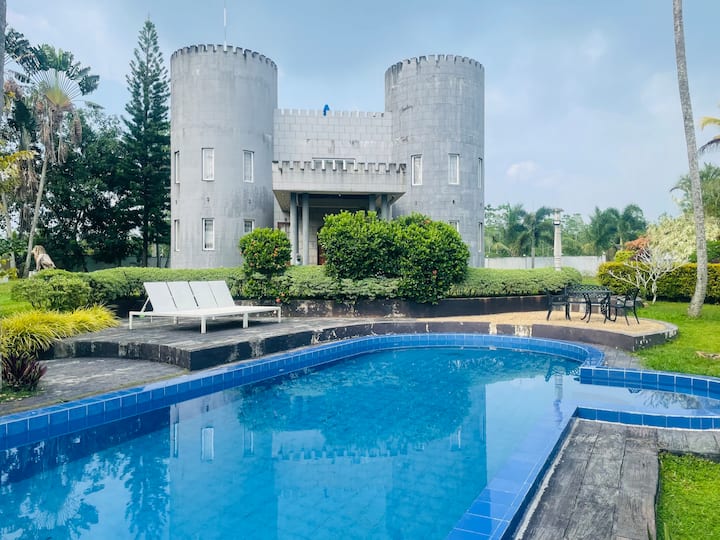 Private Luxury Villa Weigama 
5 Bedroom House - Mirissa