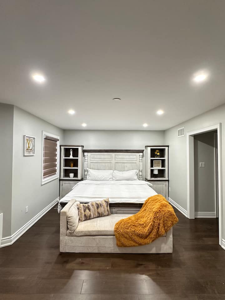 4br Ultra-modern Retreat - 20 Min To Airport - Brampton