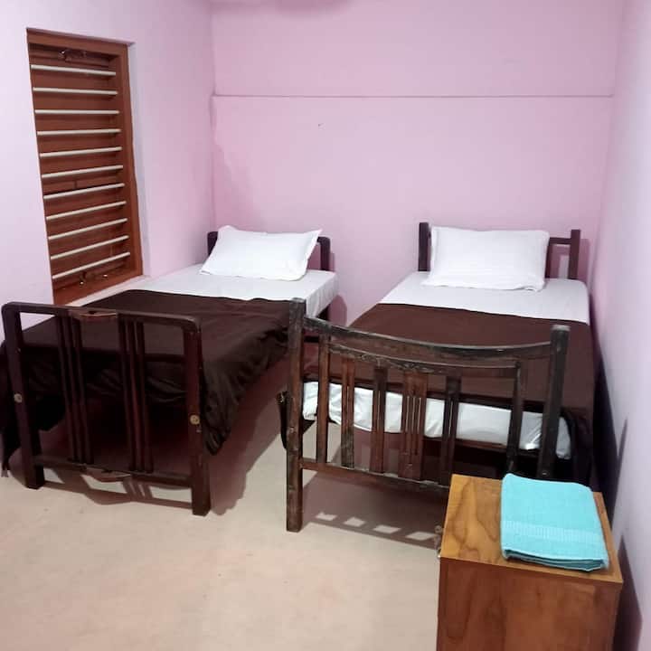 Full Home Near Varkala Station — Up To 8/10 Guests - Varkala