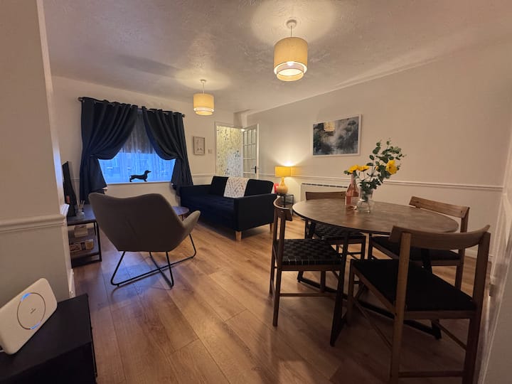 Cosy Sleeps 5 Bedford Stay Superfast Wifi - Bedford