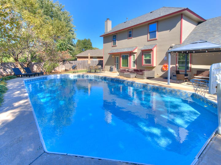 The Waters Edge - Calm Retreat W/ Pool, Sleeps 13 - Norman, OK