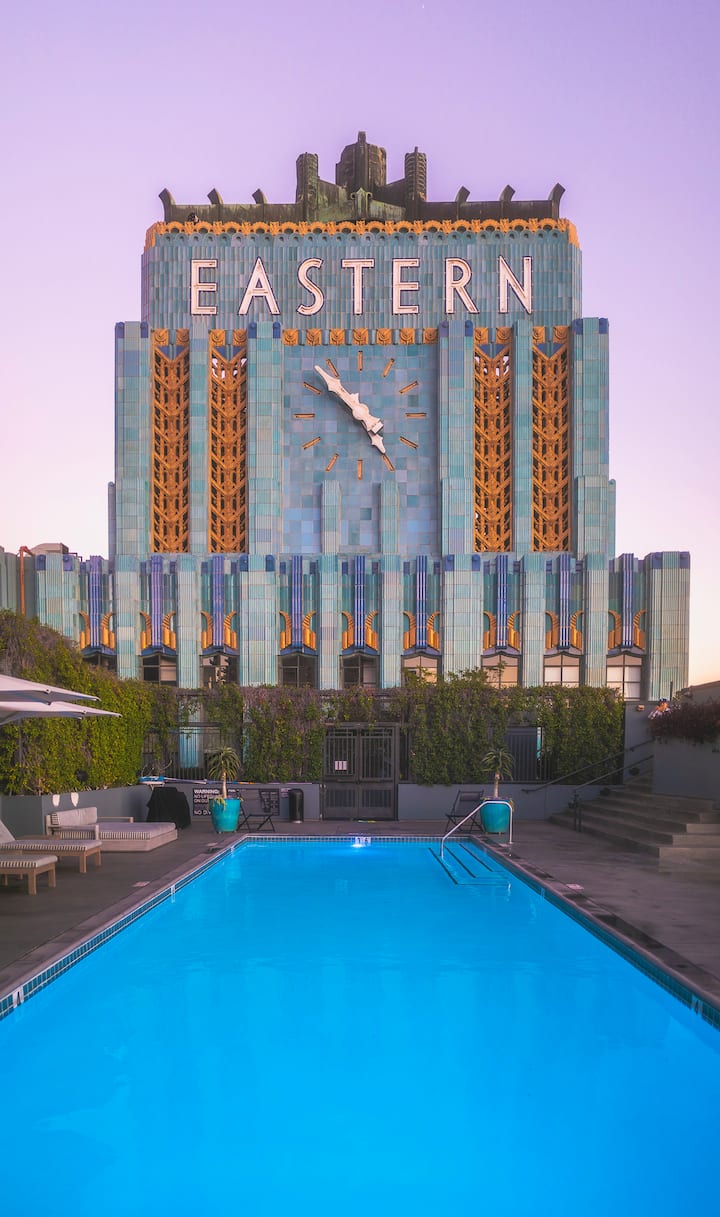 La’s Most Iconic Art Deco Loft! Hot Tub, Pool - Los Angeles, CA