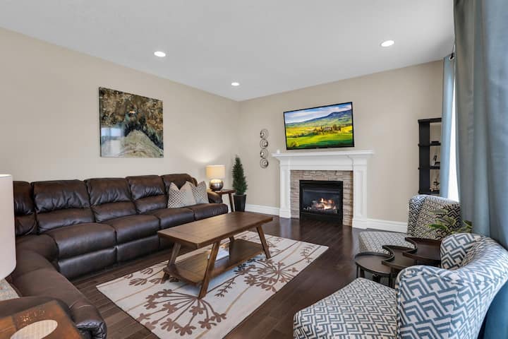 Modern/spacious 4br Near Western&shopping • Prime - London