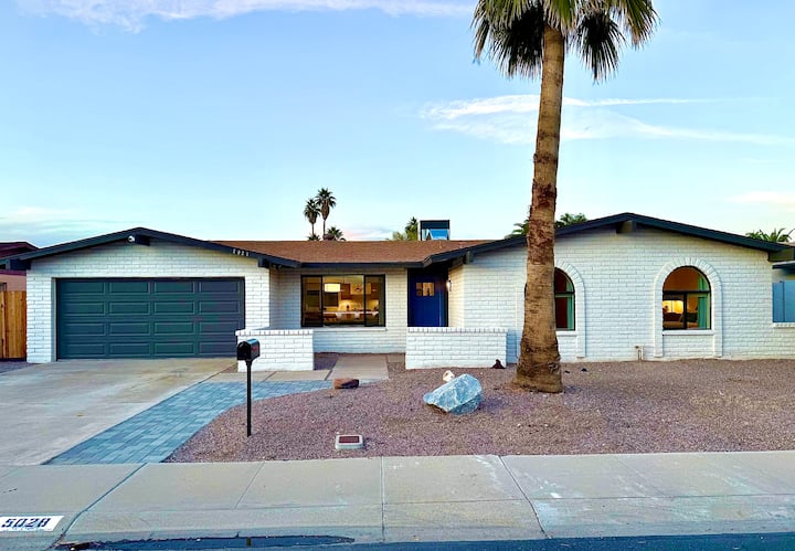 Dip In The Desert - Glendale, AZ