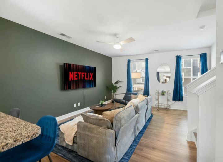 Luxe King 4br Townhouse—mins To Uptown Clt! - Northlake - Charlotte