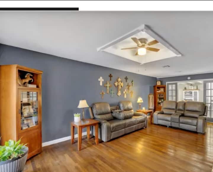 Adorable 2/1 - Close To Hospitals And 2 Colleges. - Tyler, TX