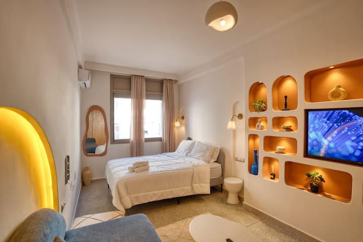 Central Studio With Chic Design & Fiber Workspace - Salé