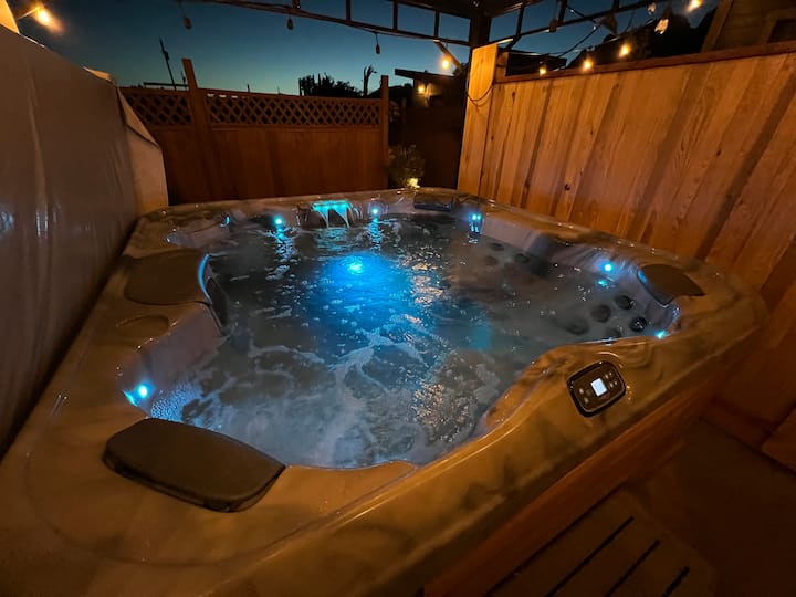 Zion Nest Loft + Hot Tub & Sauna - Utah