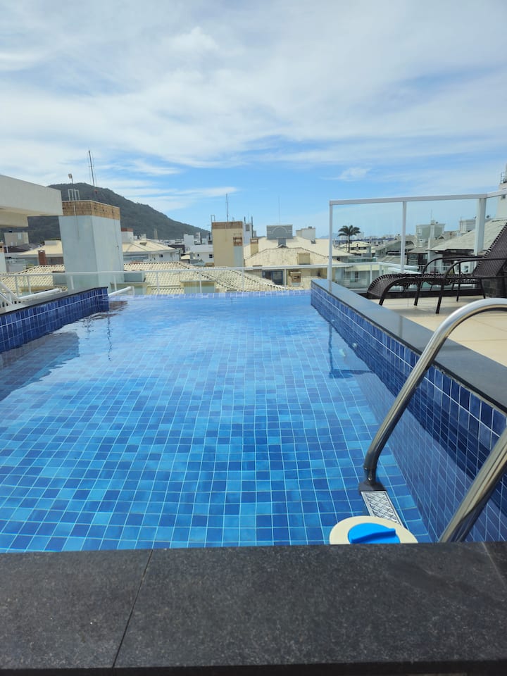 Apto Moderno Com Piscina, Churrasqueira E Garagem - Florianópolis