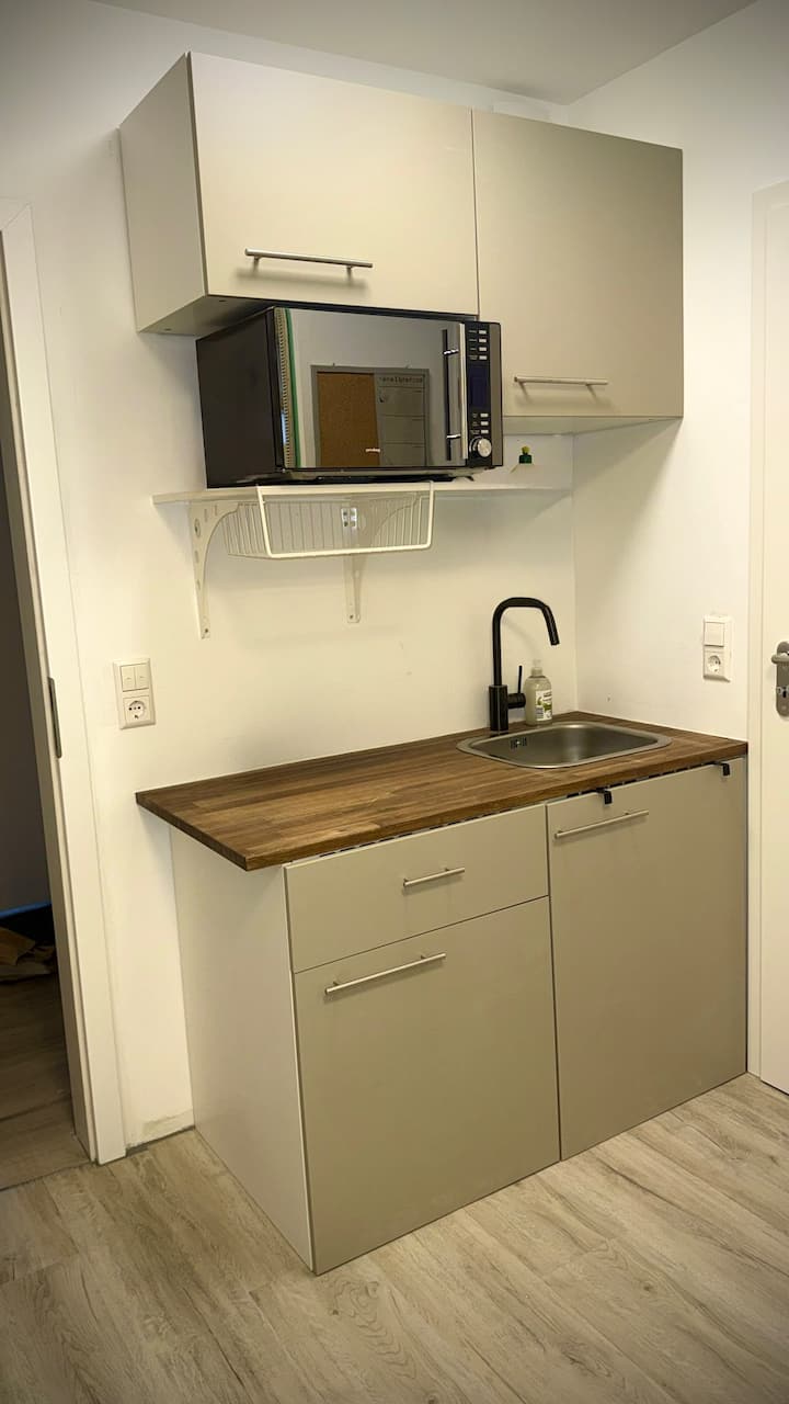 Schönes, Ein Zimmer Apartment, Direkt Am Hbf(8) - Stuttgart