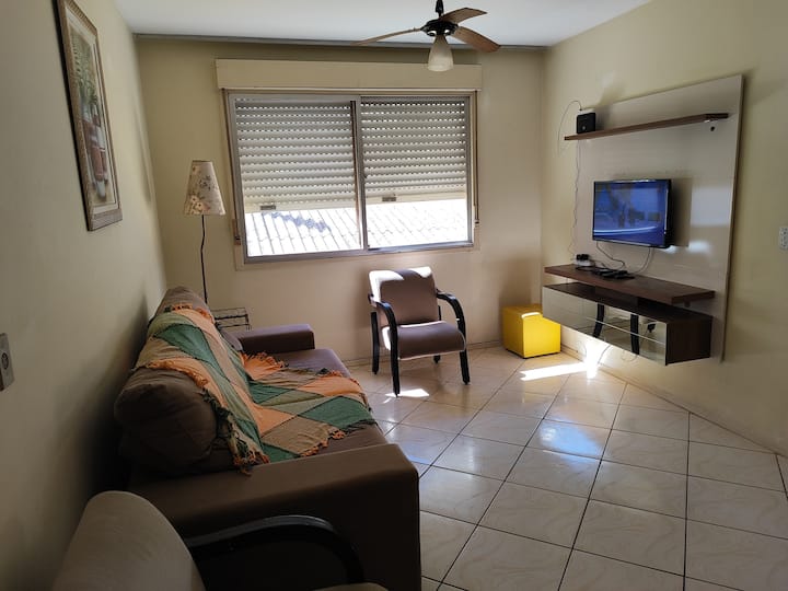 Ap. 2 Dorm. Centro, Garagem, Próximo H.
Caridade - Santa Maria