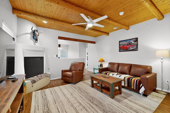 Rio Rancho Stay • Sw-style • Sandia Mountain Views - Rio Rancho, NM