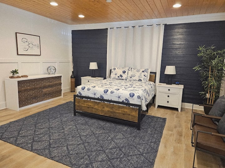 Under The Boardwalk | Sleek Oasis | Murrells Inlet - Murrells Inlet, SC