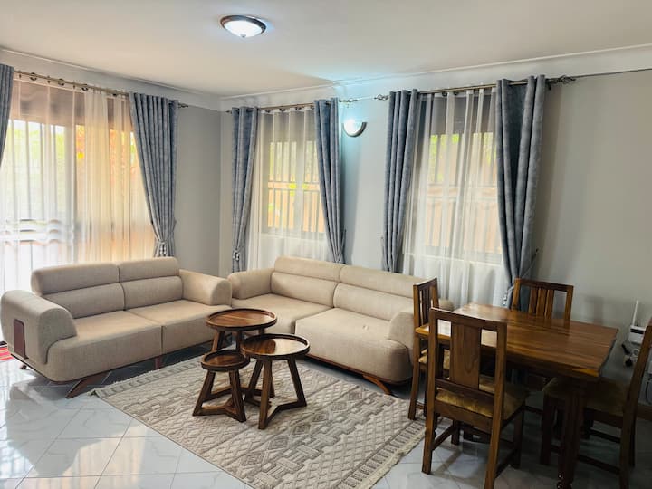 12-minute Walk To Acacia Mall Cozy 1br - Kampala
