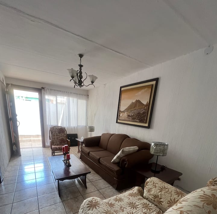 Céntrica Y Hermosa Casa, 2 Camas, 2 Habitaciones - Escuintla