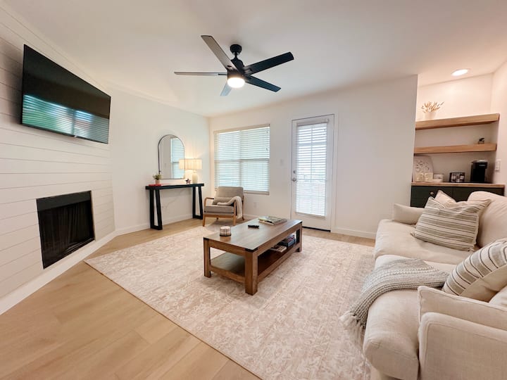 Modern Mccormick Ranch Gem | Pool & Pickleball - Scottsdale, AZ