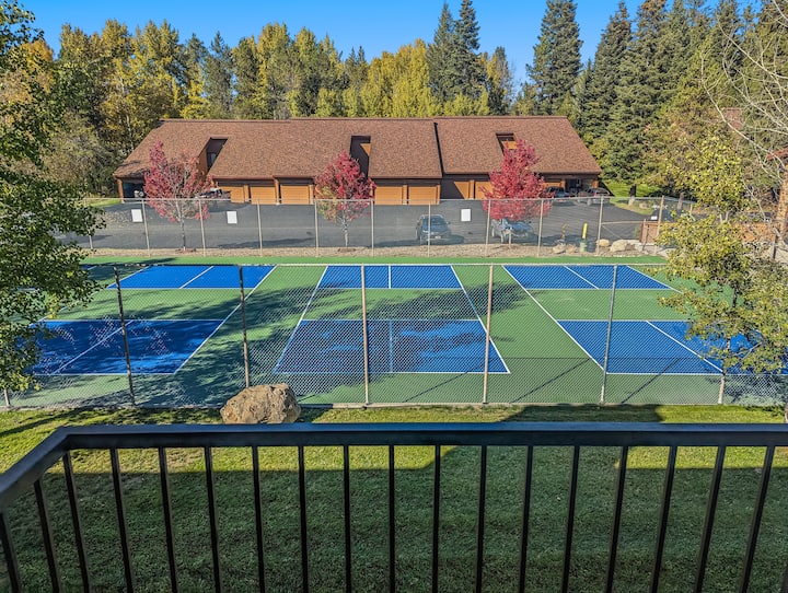 Upscale Accommodations & Amenities In The Aspens! - Ross Lake, McCall