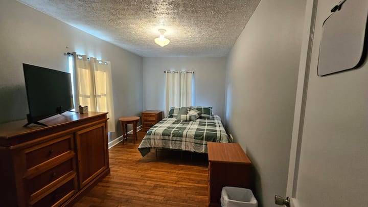 Crossroads Cottage B&b #2d
*Rate Listed Per Room* - Elkins, WV