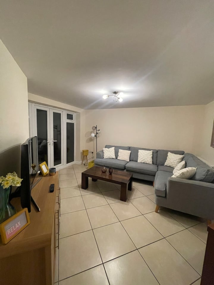 Modern 2-bedroom Ground-floor Flat - Rutland