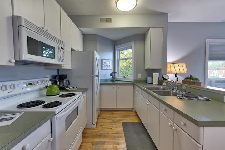 Sunset Retreat- West Apartment! - Empire, MI