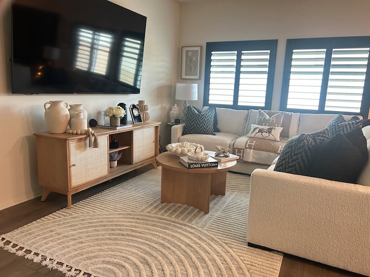 Guest Suite W/private Entrance @Attached Bathroom - Moreno Valley, CA