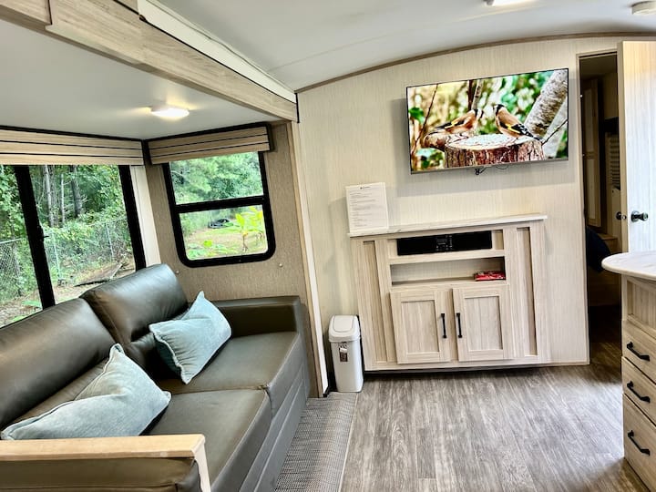 Shadow Cruiser 2024 + Firepit + Outdoor Kitchen - ビューフォート, SC