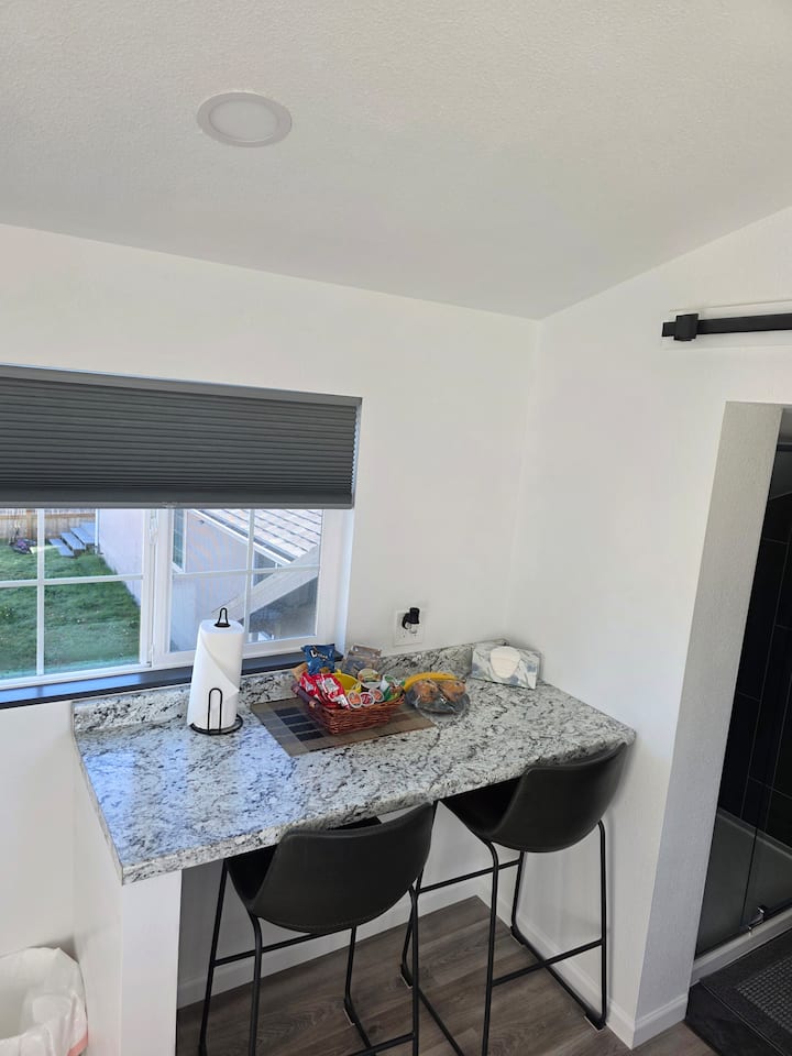 Upstairs Studio Close To Hospital Beach Casino - Coos Bay, OR