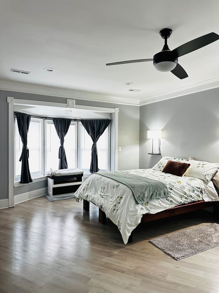 Spacious Dual-home Retreat- Perfect For Big Family - Fayetteville, NC