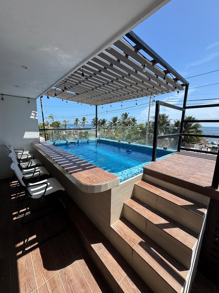 Casa Enorme Con 7 Recámaras Frente Al Mar - Cancún
